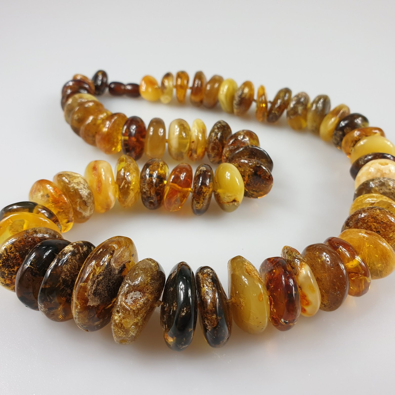 Green amber necklace - amberlithuania.com